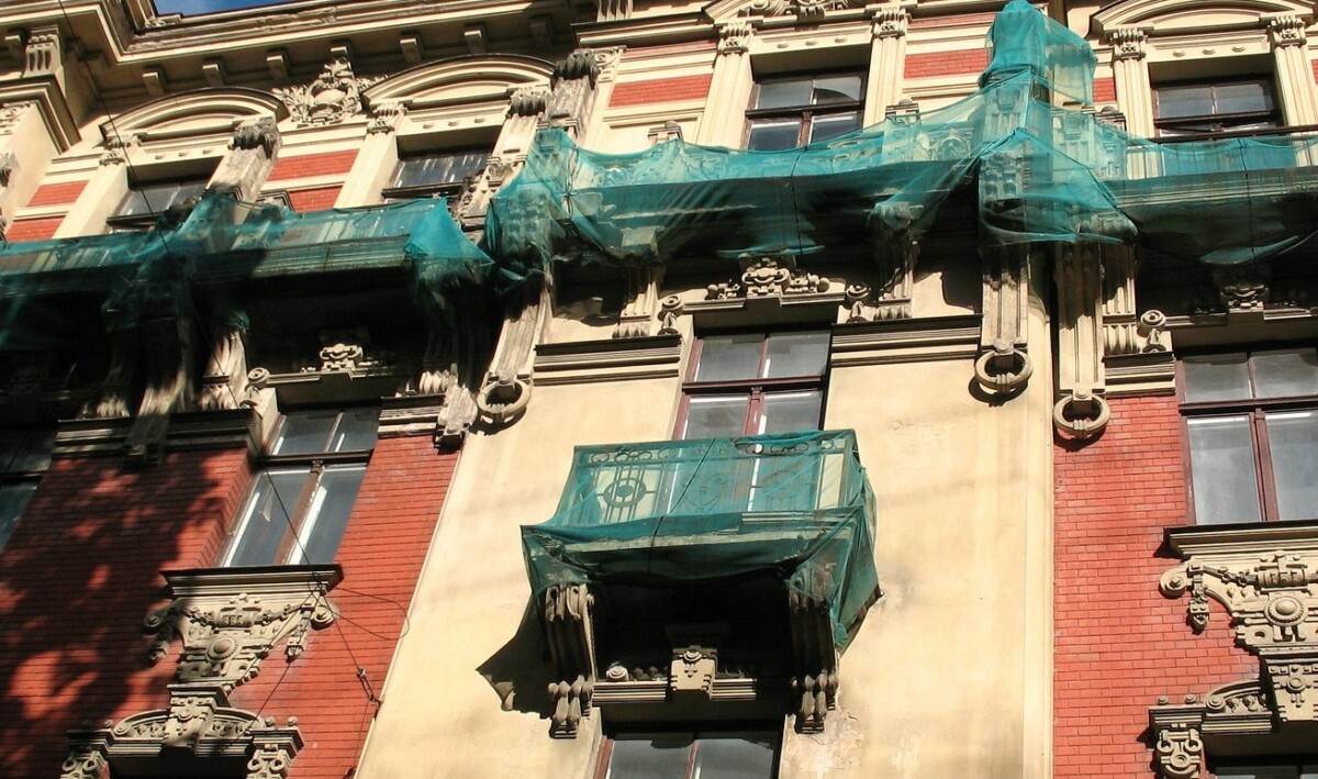 Rīgā atjaunotas un sakārtotas vēl 11 ēkas; tikmēr 2 ēkas Maskavas ielā ...